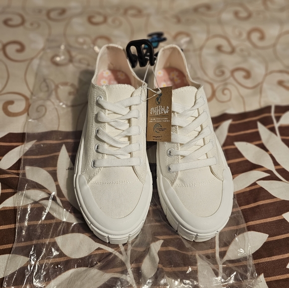 Mad Love | Shoes | Mad Love Sneakers | Poshmark